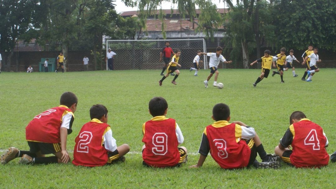 What is Recreational Soccer? And Why Should You And Your Kids Play it ...
